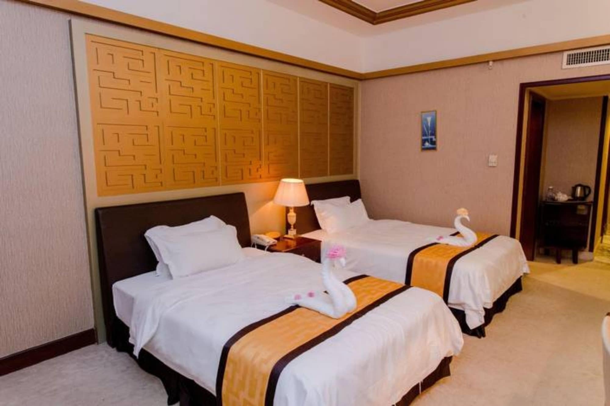 GUANGZHOU LIJIANG MINGZHU HOTEL